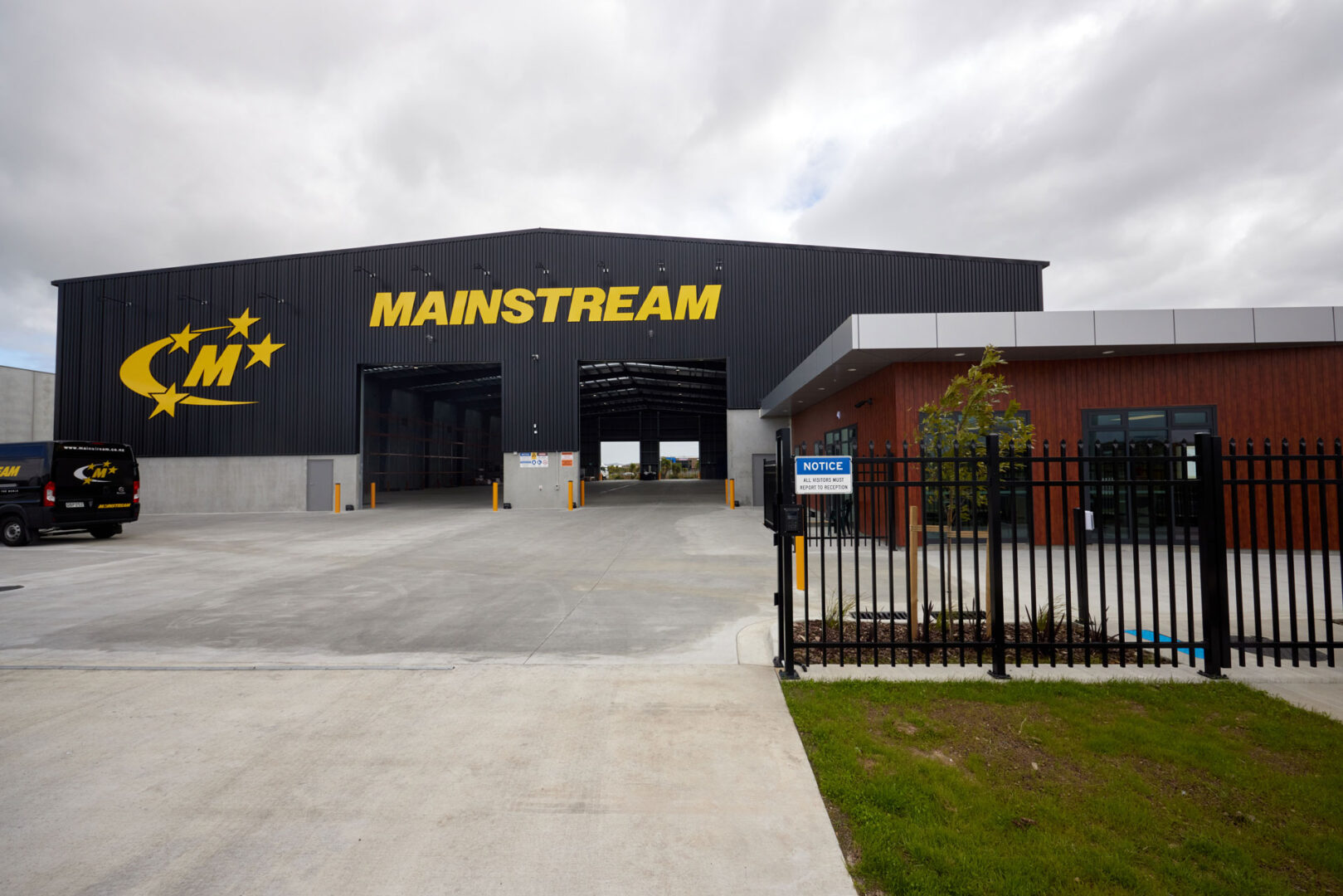 Mainstream - Fosters