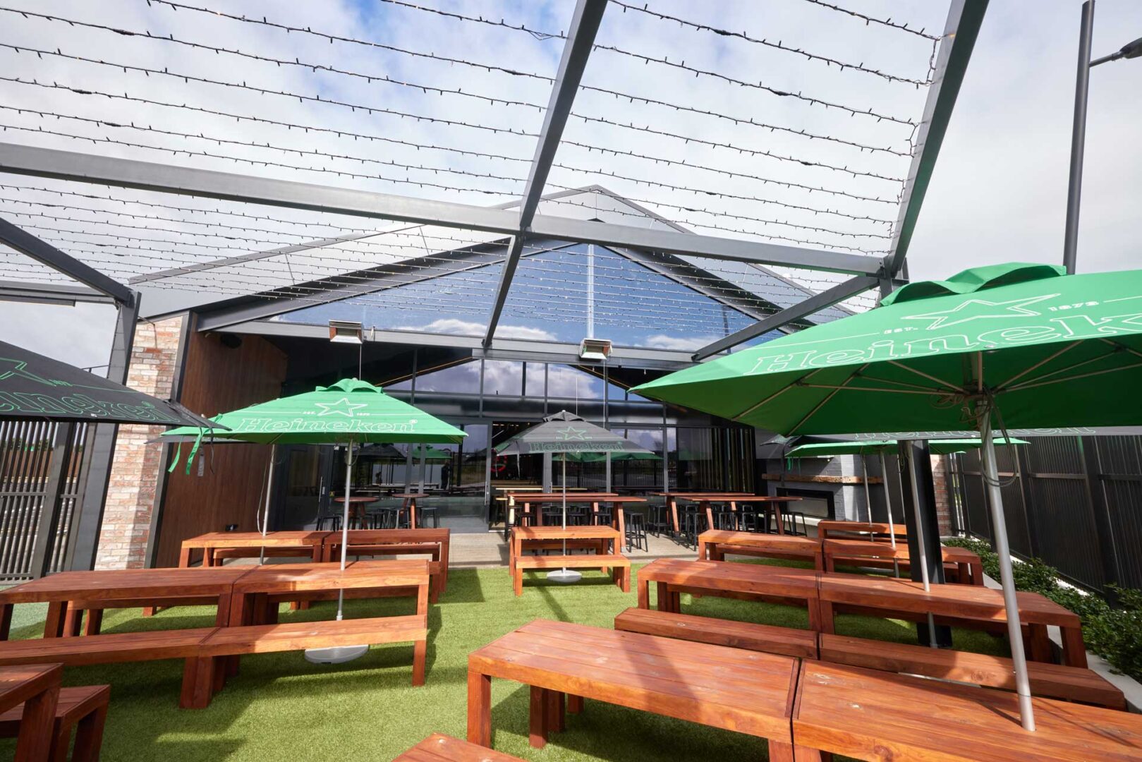 Fergus Bar - Fosters